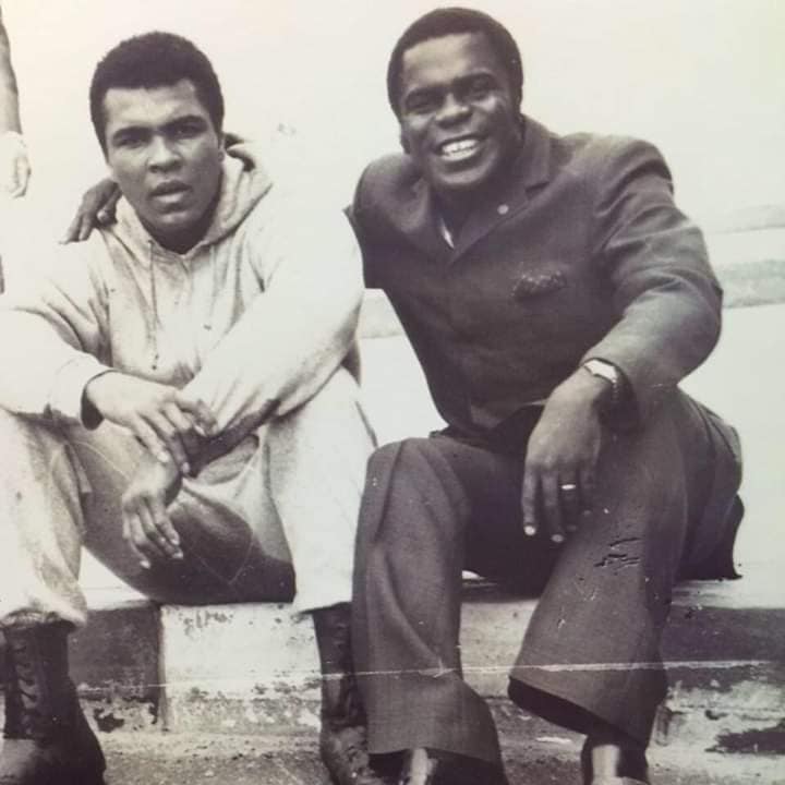 Edo Mokolo wa Mpombo : flic, ministre, diplomate et sénateur - E ...